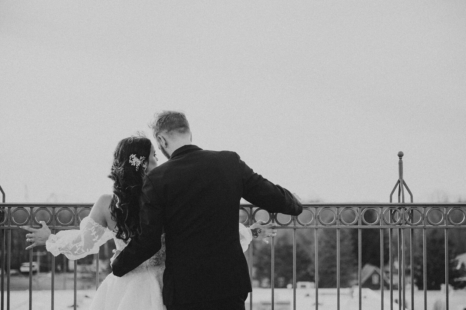 Romantic & Moody Wedding Photography From a Noblesville Indiana Wedding ...