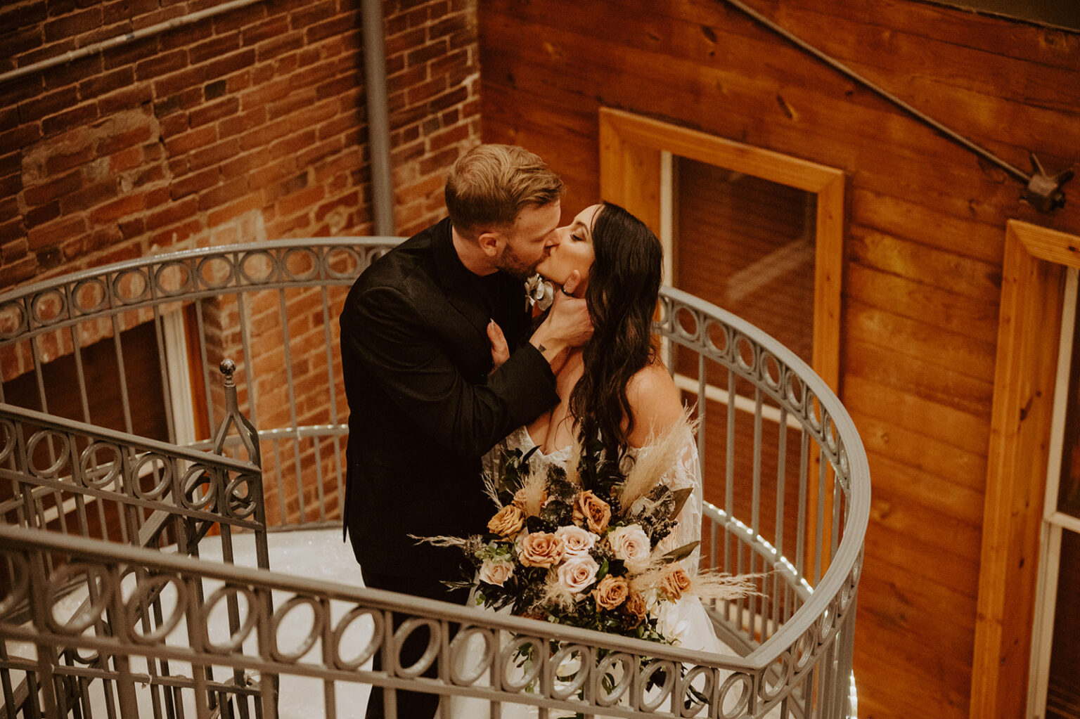 Romantic & Moody Wedding Photography From a Noblesville Indiana Wedding ...