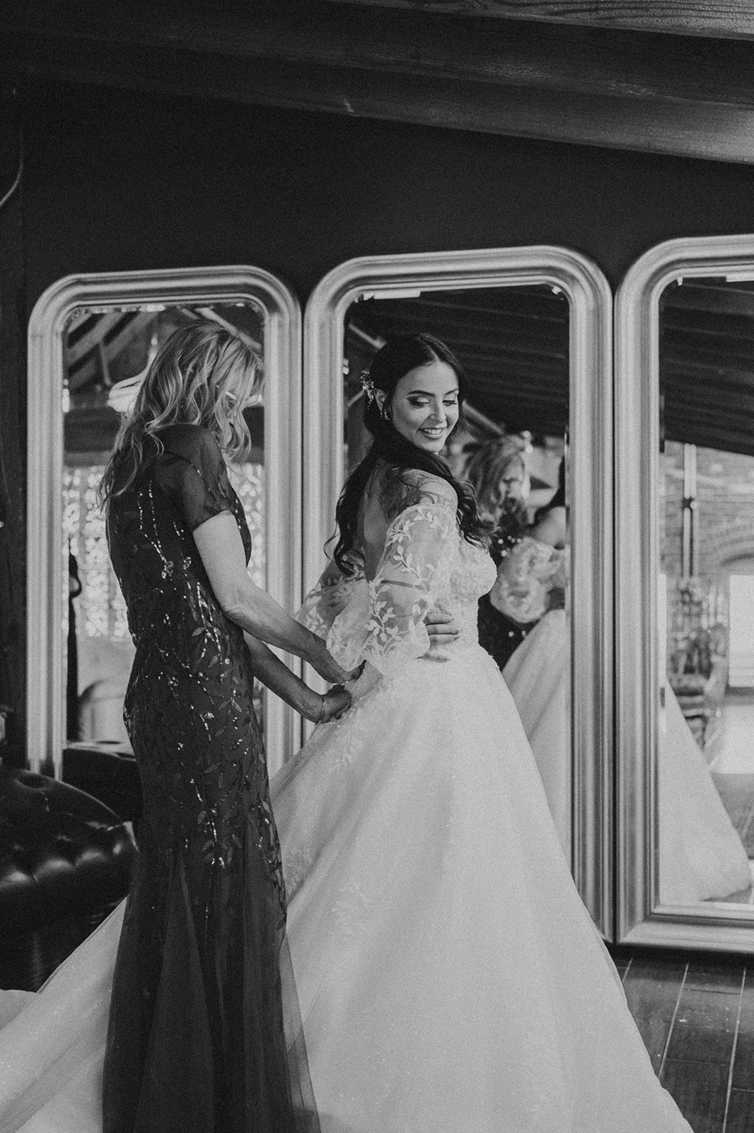Romantic & Moody Wedding Photography From a Noblesville Indiana Wedding ...